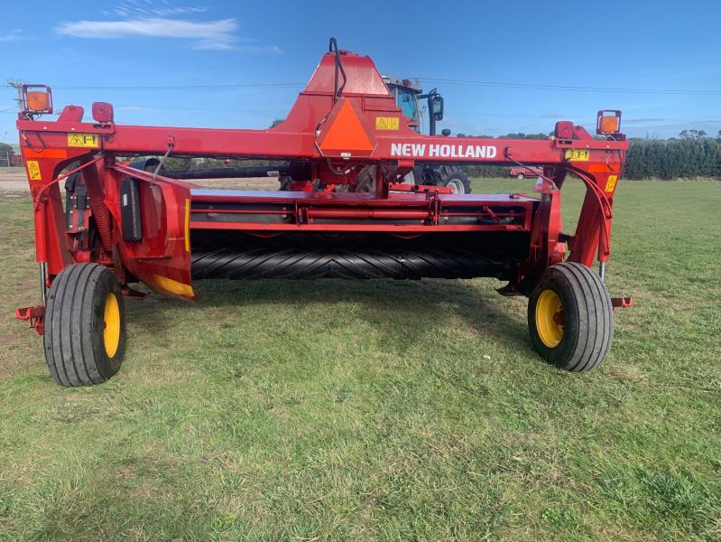 Lot 41 - New Holland Discbine 313 Mower Conditioner | AuctionsPlus