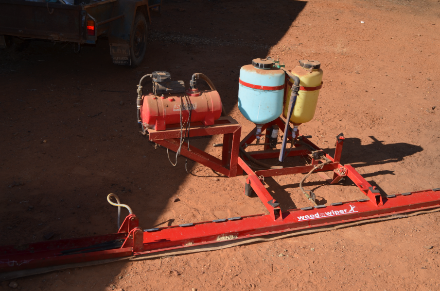 Lot 48 - Agthonics Weeds Wipper, 5m, flow controller, foam marker, 3pl ...