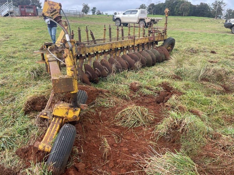 Lot 47 - CONNORSHEA ONE WAY DISC PLOUGH | AuctionsPlus