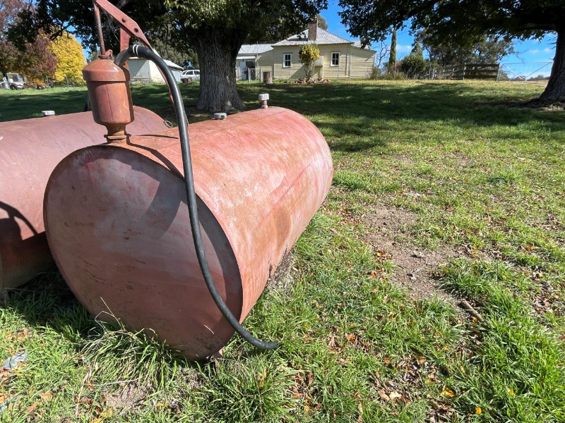 Lot 60 - 2 X FUEL TANKS | AuctionsPlus