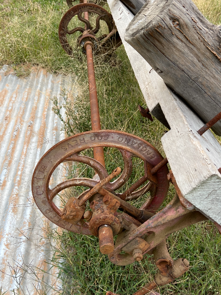 Lot 77 - Antique overhead shearing plant | AuctionsPlus