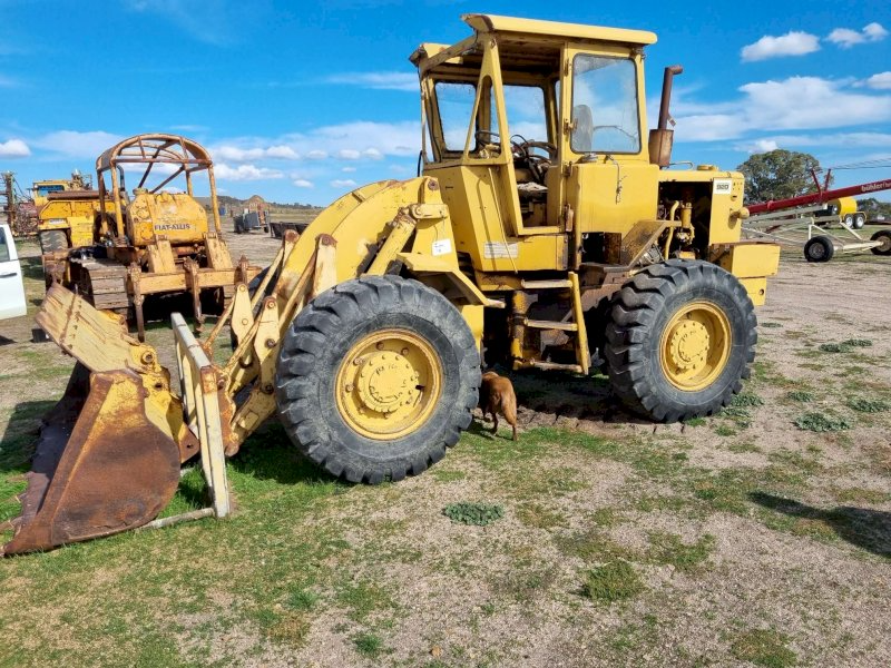 Lot 6 - Caterpillar 920 Front End Loader | AuctionsPlus