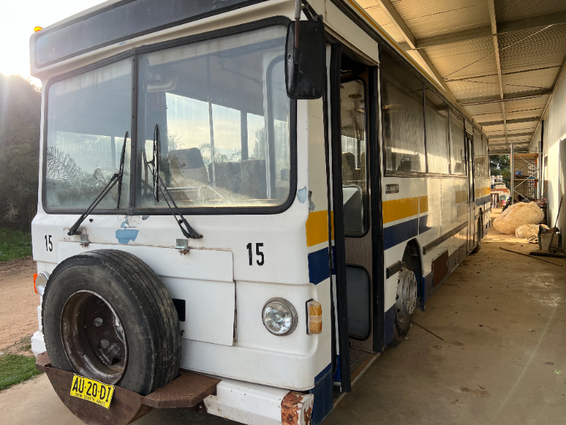 Lot 4 - 1985 Scania 112M Bus | AuctionsPlus