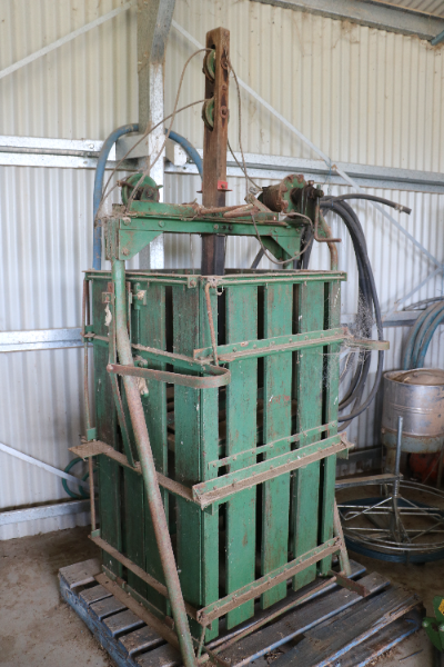 Lot 67 - Coopers Wool Press | AuctionsPlus
