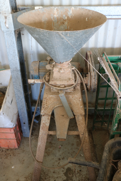 Lot 119 - Richmond Chandler Corn Cracker | AuctionsPlus