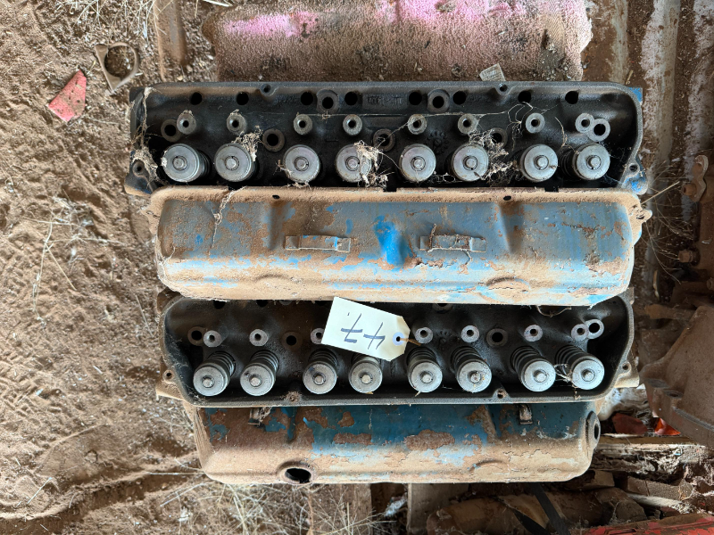 Lot 47 - V8 engine heads with covers | AuctionsPlus