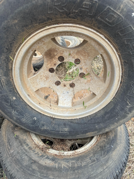 Lot 69 - 4WD mag wheels, set of 5, 15' | AuctionsPlus