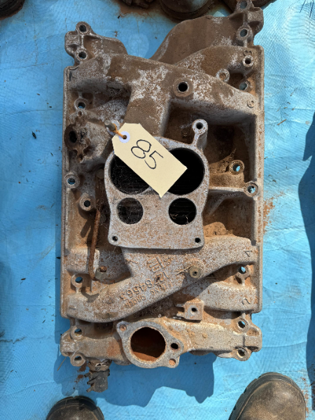 Lot 85 - V8 intake manifold | AuctionsPlus