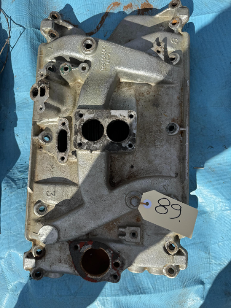 Lot 89 - V8 intake manifold twin carby | AuctionsPlus