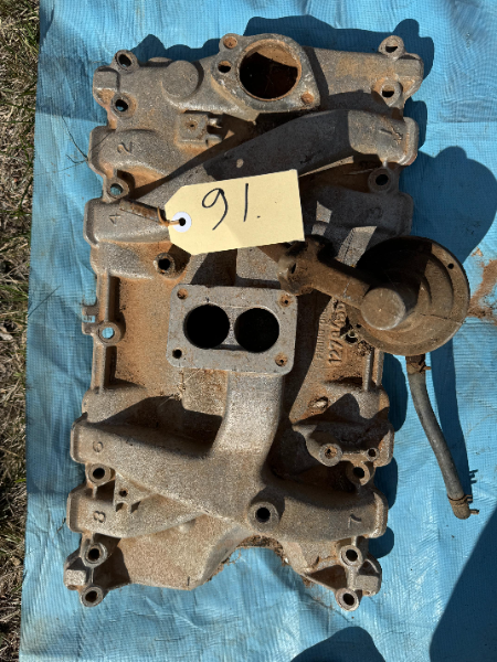 Lot 91 - V8 intake manifold twin carby | AuctionsPlus