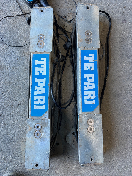 Lot 101 - Te Pari Loadbars | AuctionsPlus