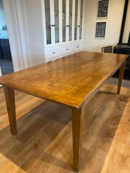 Lot 24 - Early Settler dining table | AuctionsPlus