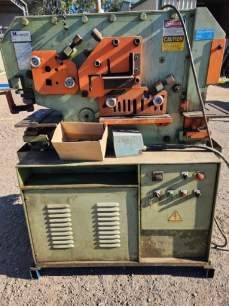 Lot 25 - 'METAL MASTER' PUNCH & SHEAR | AuctionsPlus
