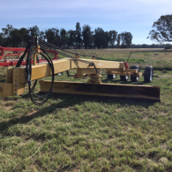 Lot 26 - TRAILING GRADER BLADE | AuctionsPlus