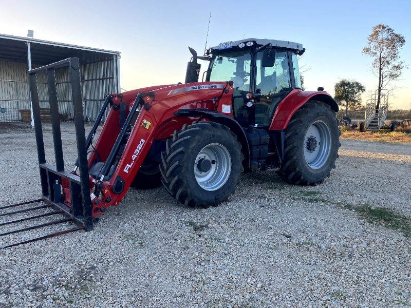 Lot 138 - Massey Fergusson 7615 Tractor with FEL | AuctionsPlus