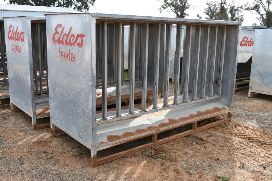 Lot 34 - Elders (Boyd) standard hay feeder | AuctionsPlus