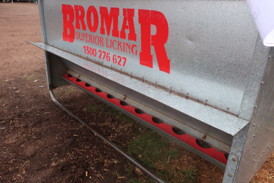 Lot 34 - Bromar Lick Feeder | AuctionsPlus