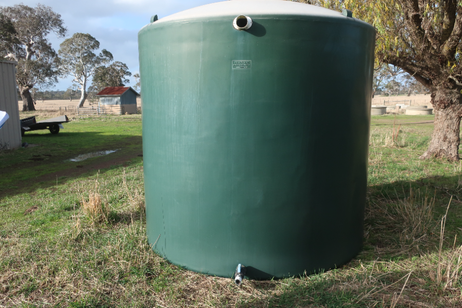 Lot 103 - Green ARI Plastank Tank 9,000 ltr 2,000 gal | AuctionsPlus