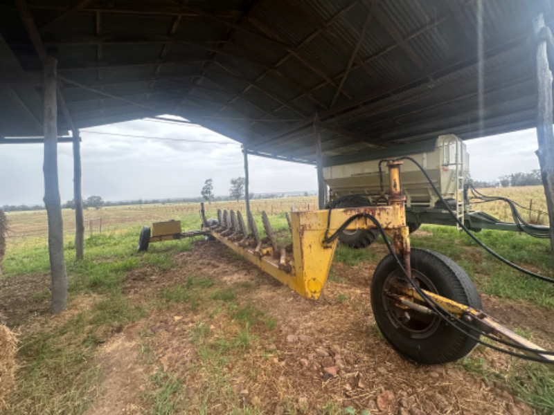 Lot 28 - STICK RAKE | AuctionsPlus