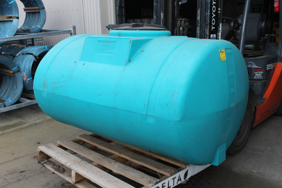 Lot 165 - RAPID Spray Strap Mount 1200L Tank | AuctionsPlus
