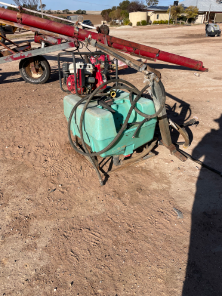 Lot 14 - Ute sprayer / fence line sprayer | AuctionsPlus