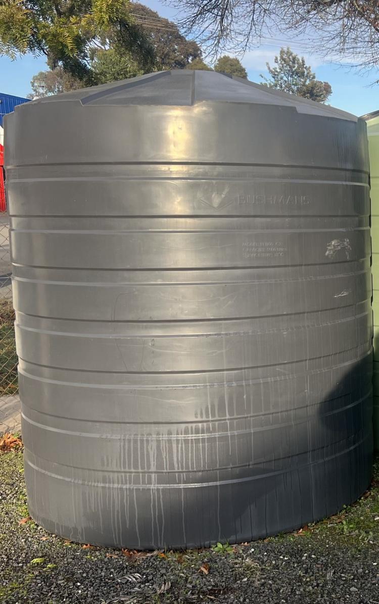 Lot 27 - Bushmans tank 5000 Litre x1 - Slate Grey | AuctionsPlus