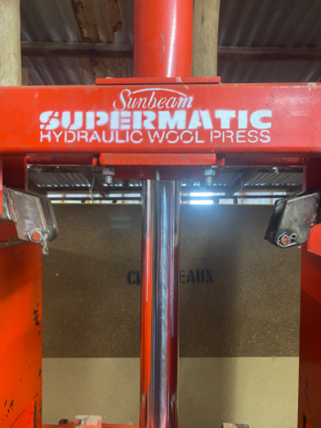 Lot 122 - Sunbeam wool press with scales | AuctionsPlus