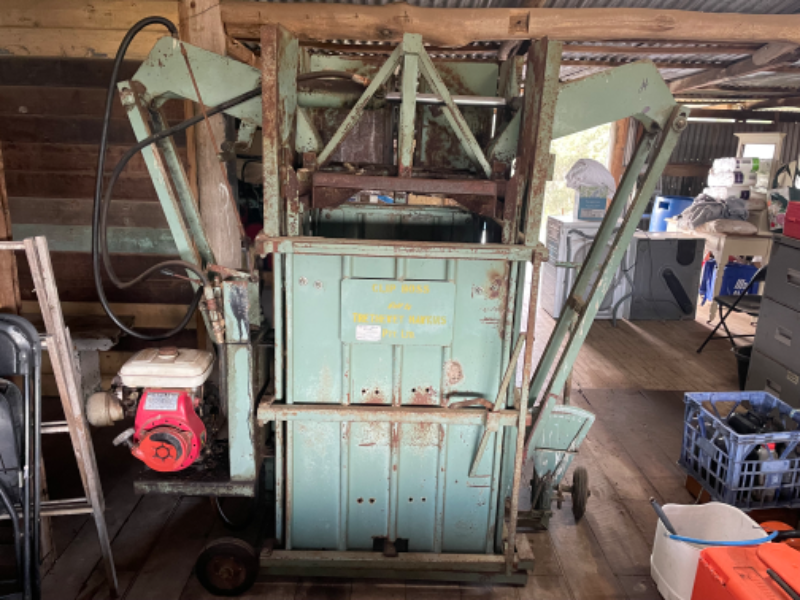 Lot 23 - Clip Boss Wool Press | AuctionsPlus