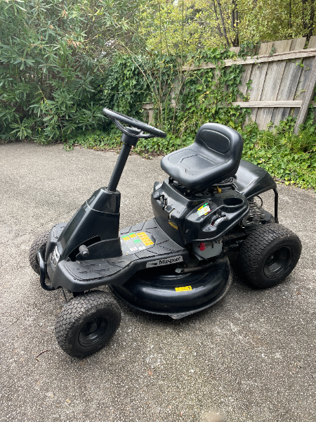 Lot 164 - Masport RER 3000 Ride -On Lawnmower | AuctionsPlus