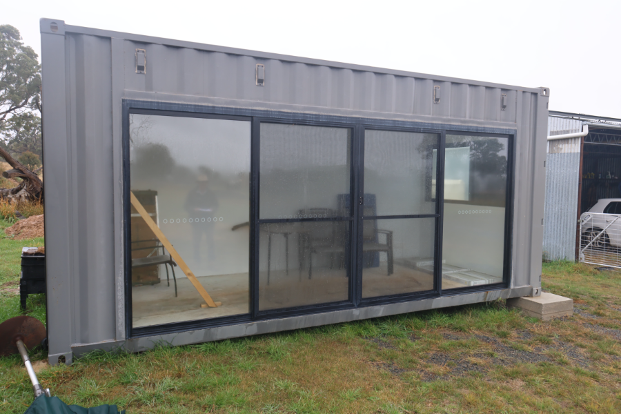 Lot 3 - Container Display Unit | AuctionsPlus