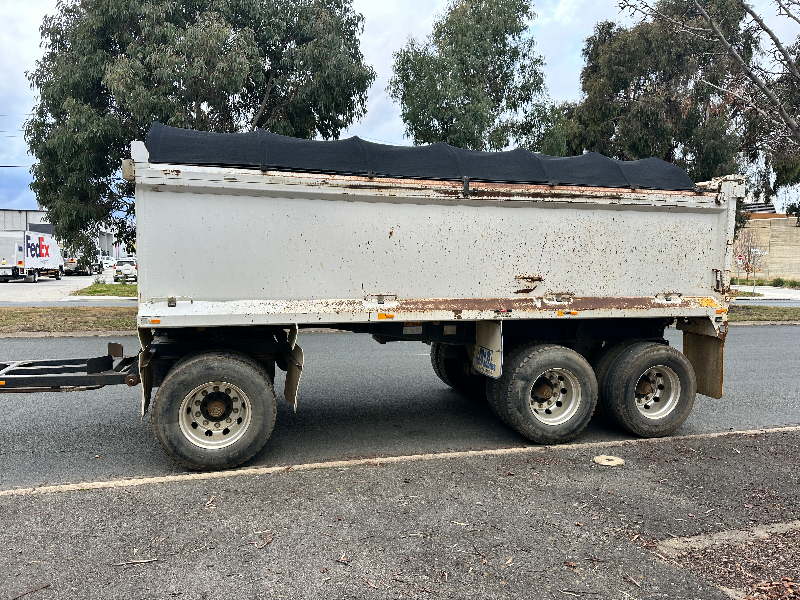 Lot 18 - M&S TIPPER TRI-AXLE DOG TRAILER. | AuctionsPlus