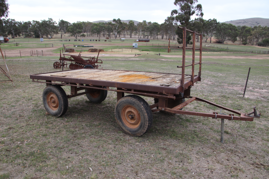 Lot 46 - Baby Quin Trailer | AuctionsPlus