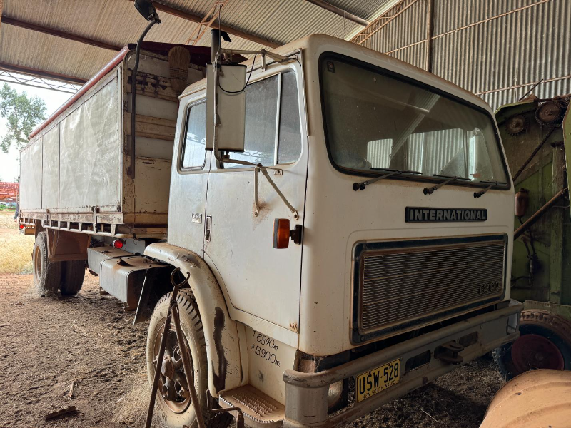 Lot 6 - 1982 International Acco Tipper Truck | AuctionsPlus