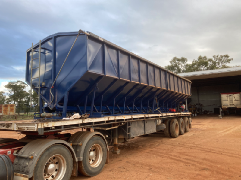 Lot 1 - 2023 Grouper and Flat Top Trailer | AuctionsPlus