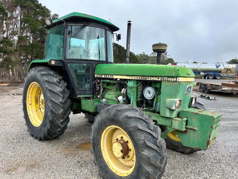 Lot 47 - John Deere 3140 Tractor | AuctionsPlus