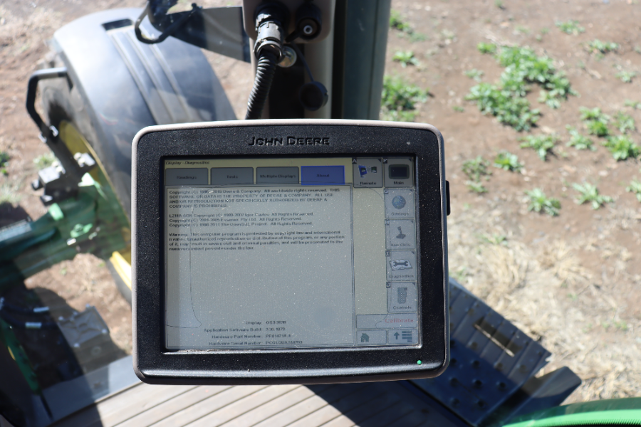 Lot 8 - John Deere GPS unit, Starfire 3000 receiver, 2630 Display ...