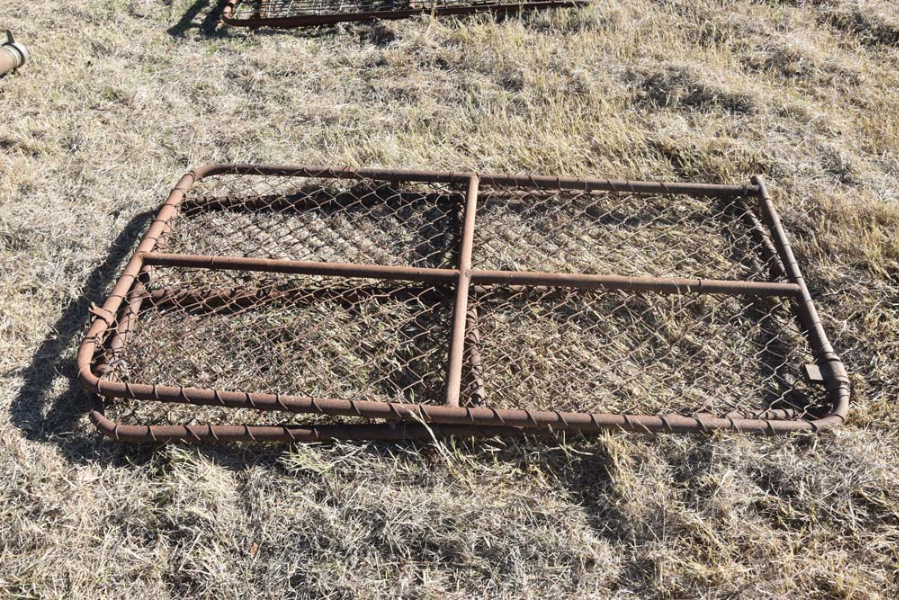 Lot 77 - 6ft x 3ft Sheep Gates x 2 | AuctionsPlus