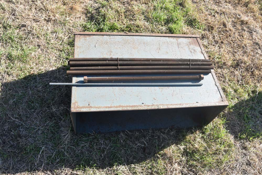 Lot 134 - Box & Threaded Rods | AuctionsPlus