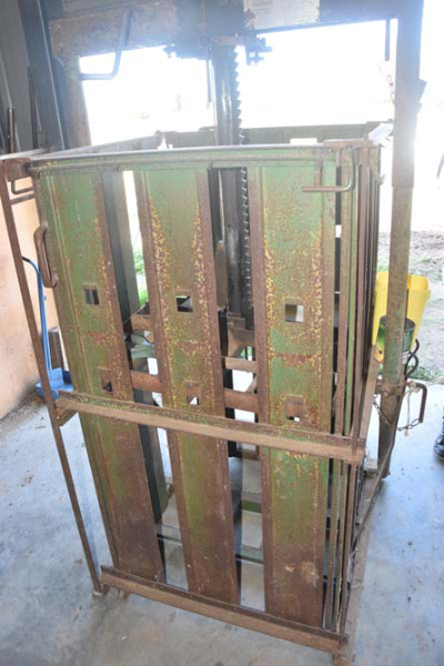 Lot 180 - Wool Press | AuctionsPlus
