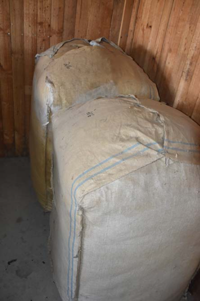 Lot 216 - 2 Bales x Alpaca Coloured Wool | AuctionsPlus