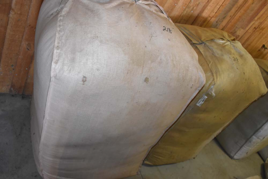 Lot 218 - 2 Bales x Alpaca Coloured Wool | AuctionsPlus