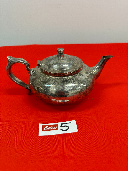 Lot 5 - Vintage Robur Teapot. | AuctionsPlus