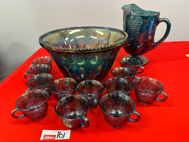 Lot 161 - Carnivalware Punch Bowl set with 12 cups plus Jug | AuctionsPlus