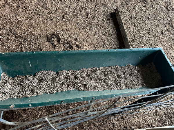 Lot 4 - Polymaster Pellet Trough | AuctionsPlus