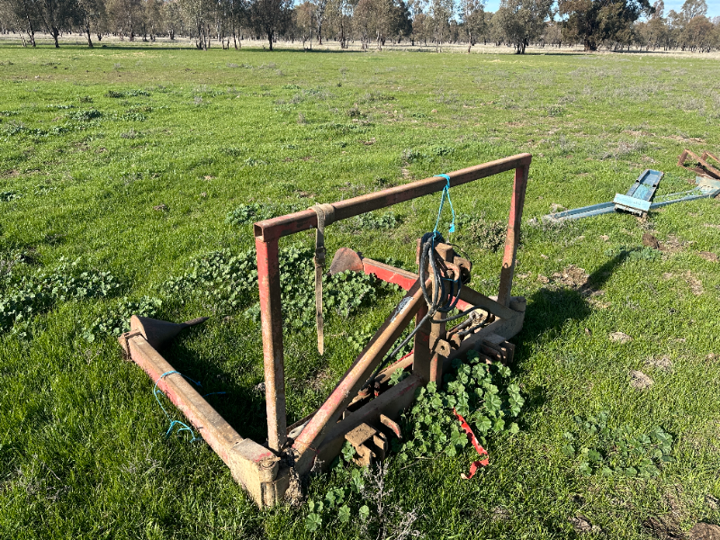 Lot 73 - Hay Grabs | AuctionsPlus
