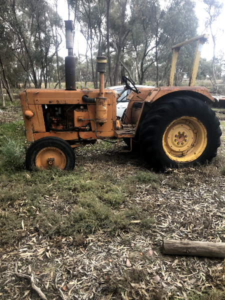 Lot 129 - Chamberlain Champion 306 Tractor | AuctionsPlus