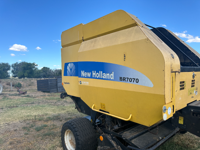 Lot 132 - New Holland BR7070 Round Baler | AuctionsPlus
