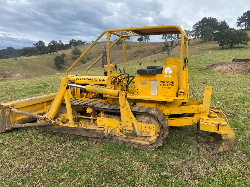 Lot 12 - International BTD 6 Dozer | AuctionsPlus