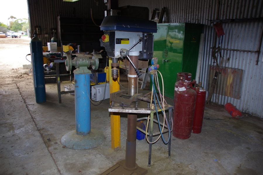 Lot 120 - Drill press | AuctionsPlus