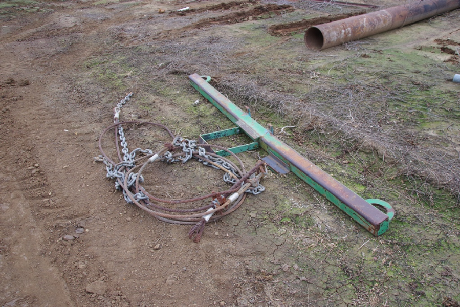 Lot 137 - Spreader bar with wire rope & tensioning | AuctionsPlus